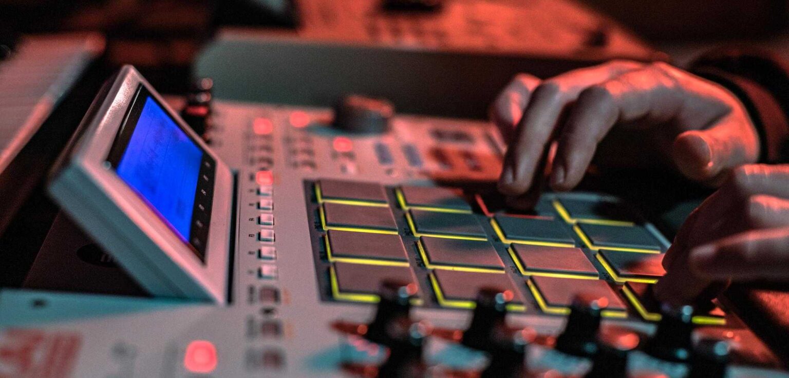 AKAI MPC Expansions of multisampled instruments and Drum kits